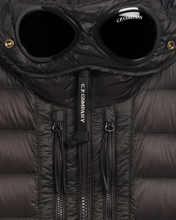 CP Company - D.D. Shell Goggle Down Jacket in Black